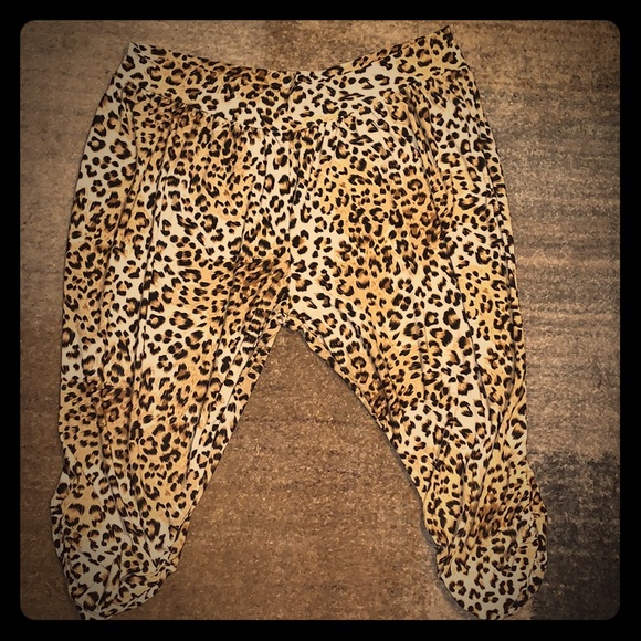 Pants & Jumpsuits | Leopard Capris | Poshmark